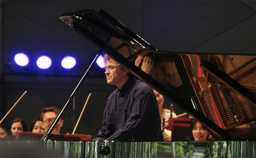 TANGLEWOOD PREVIEW: Paul Lewis takes on Beethoven's 5 piano concertos ...